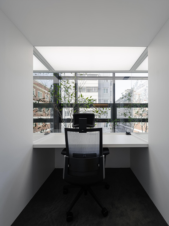 YINJISPACE - Design Studio BYO x Metaverse Workpod